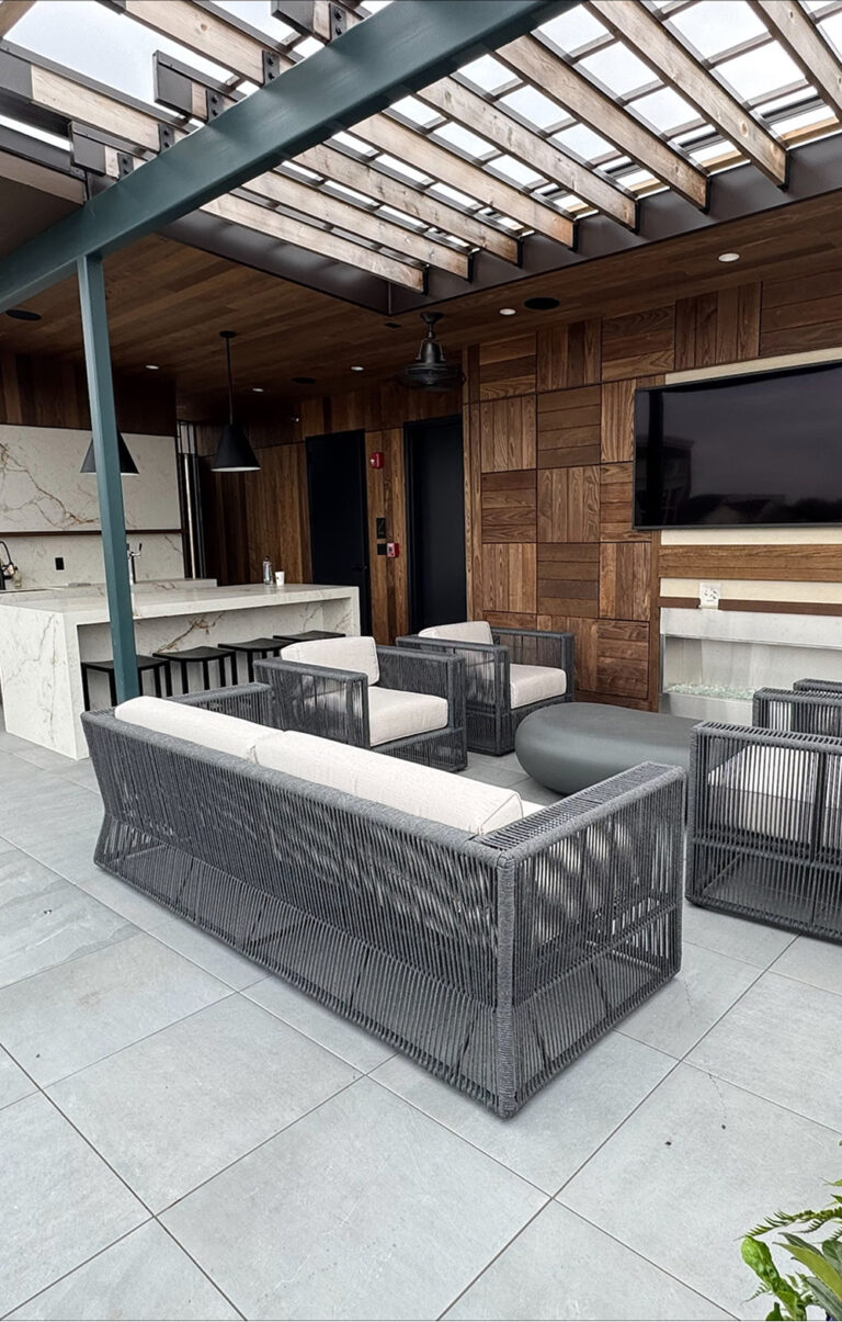 The Lobby & Terrace | The Bell Hotel